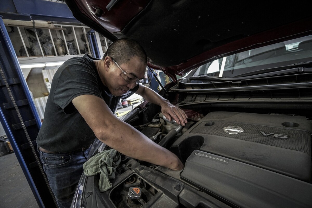 Things You Must Keep In Mind While Selecting Car Service Providers